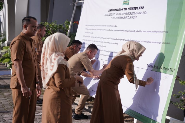 Ikrar Netralitas Pada Pemilu 2024, Disbudpar Aceh: Tingkatkan Loyalitas ASN - Harian Daerah